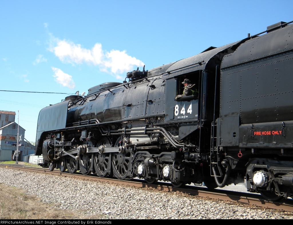 UP 844 Leaving CHOUTEAU