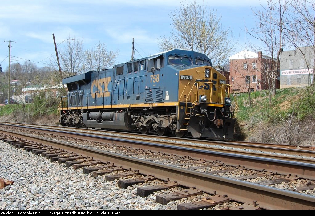 April 4, 2010: CSXT 758