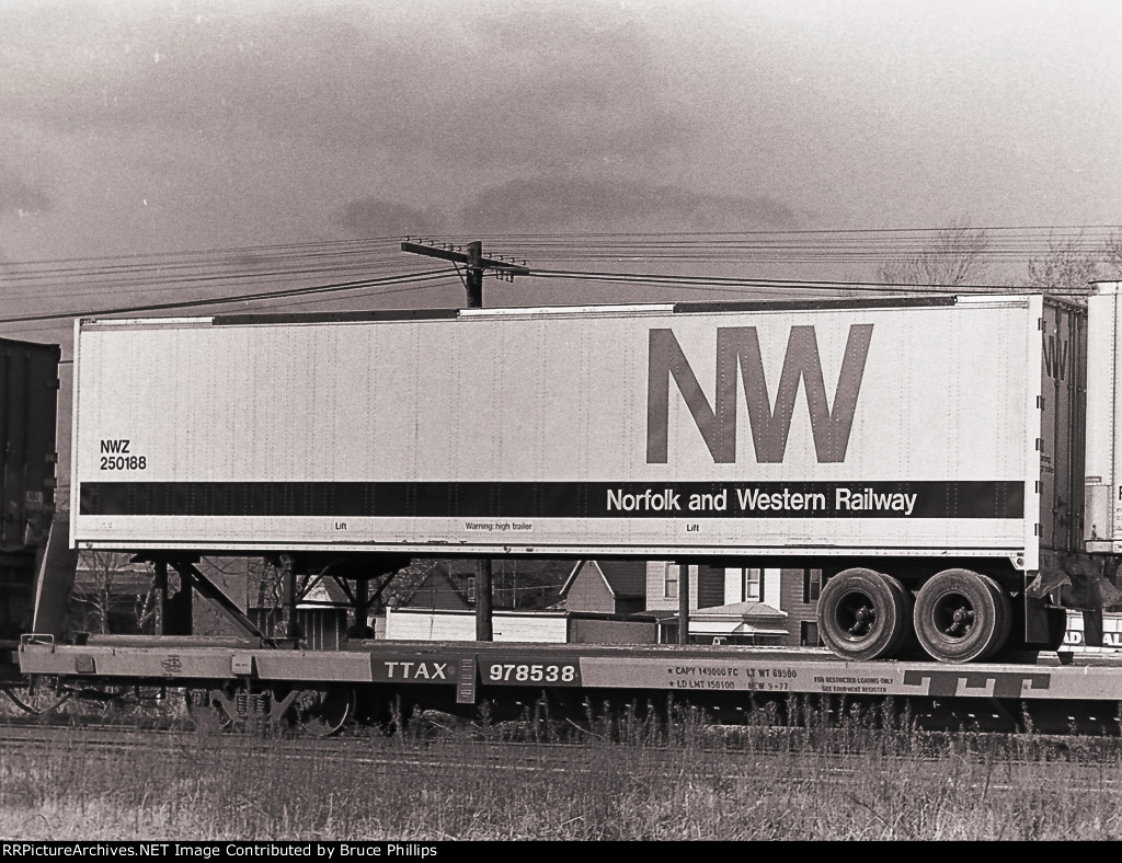 NWZ 250188 Norfolk & Western TOFC trailer