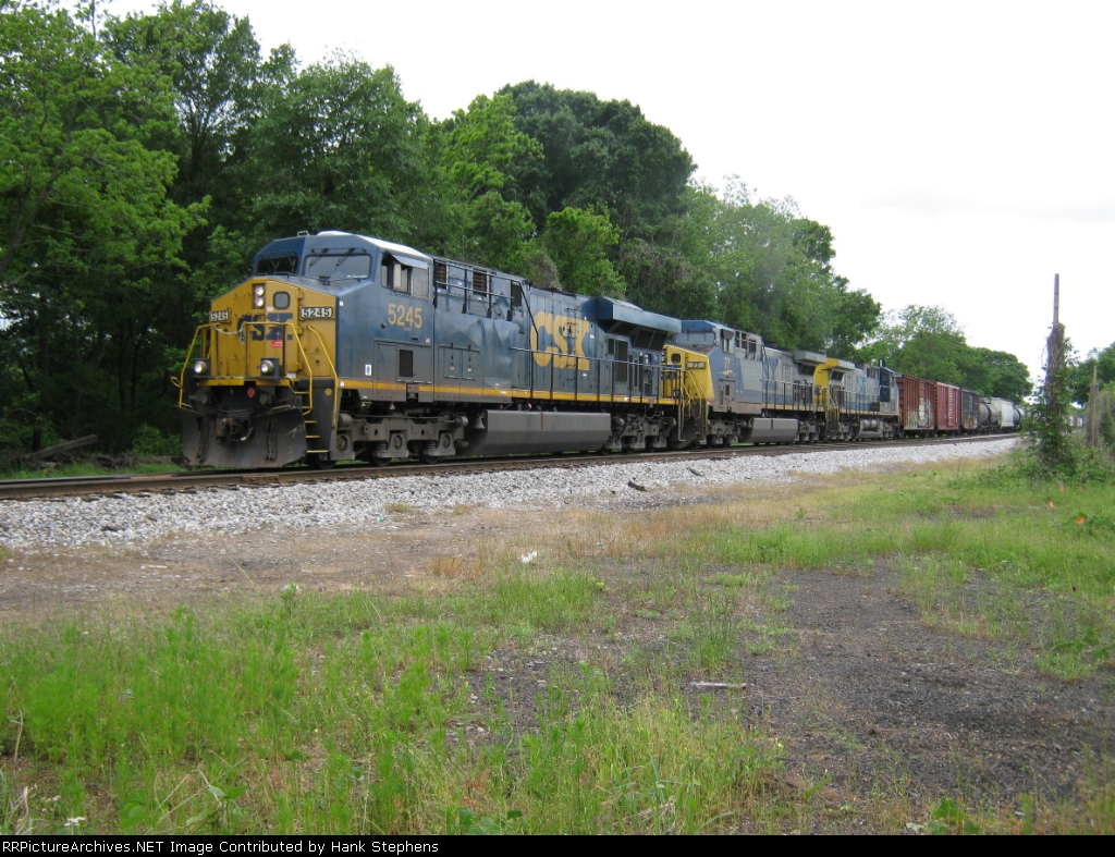 CSX 5245 leads Q612 after meeting Q601, A745 and NS 336 at Opelika