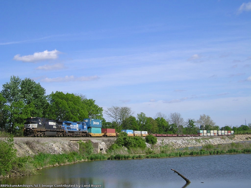 NS 9619 On NS 282 Westbound