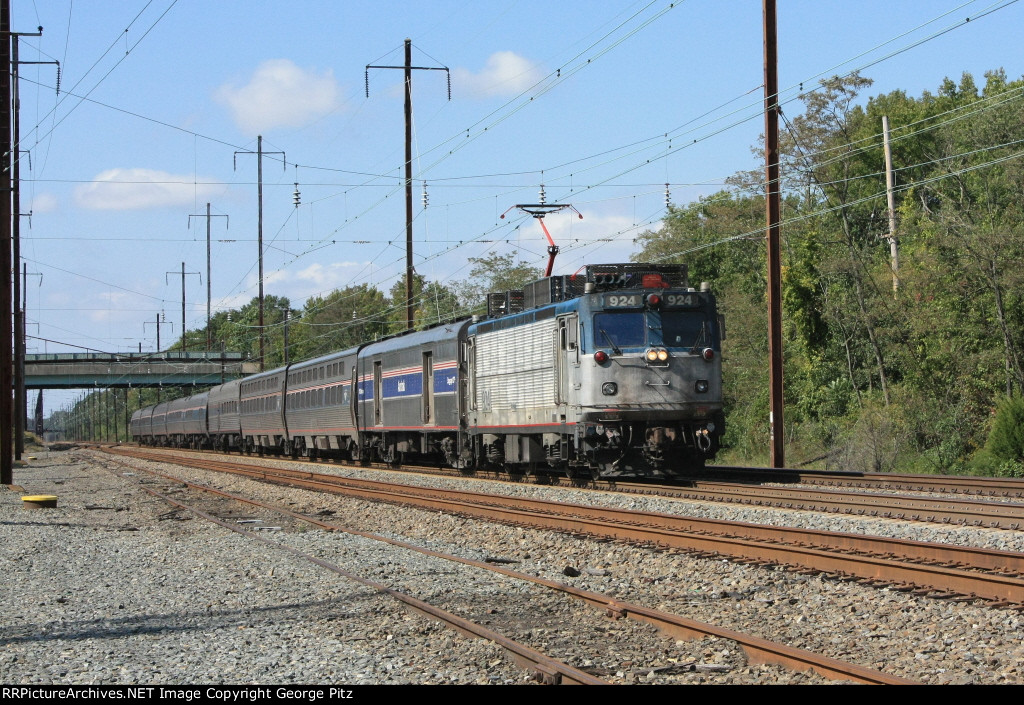 Amtrak train 20(20)
