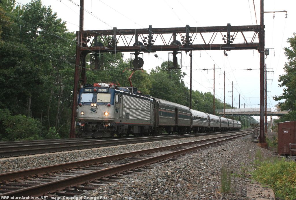Amtrak train 79(22)