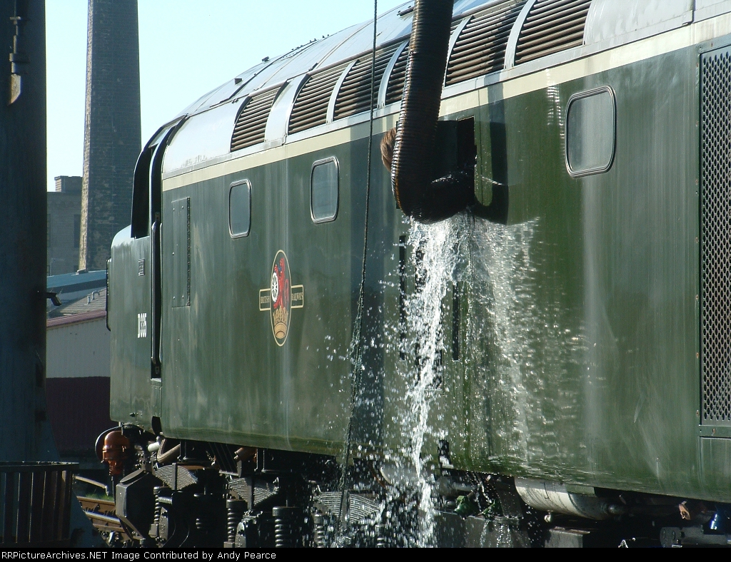 BR 40135 takes water