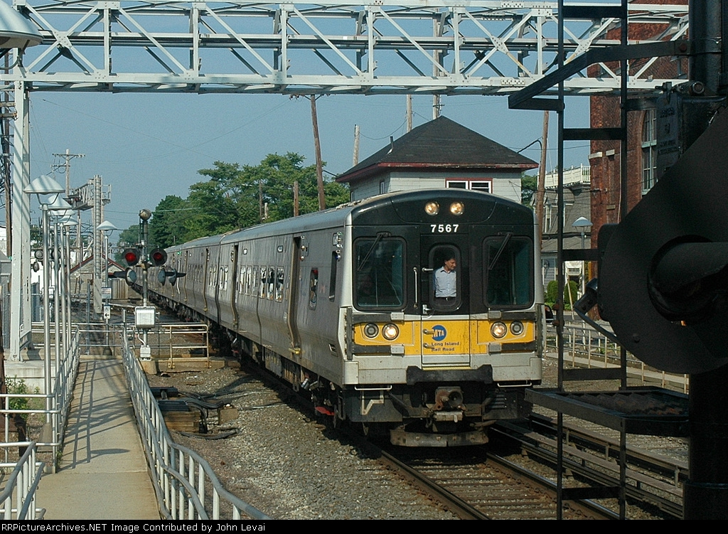 LIRR M7