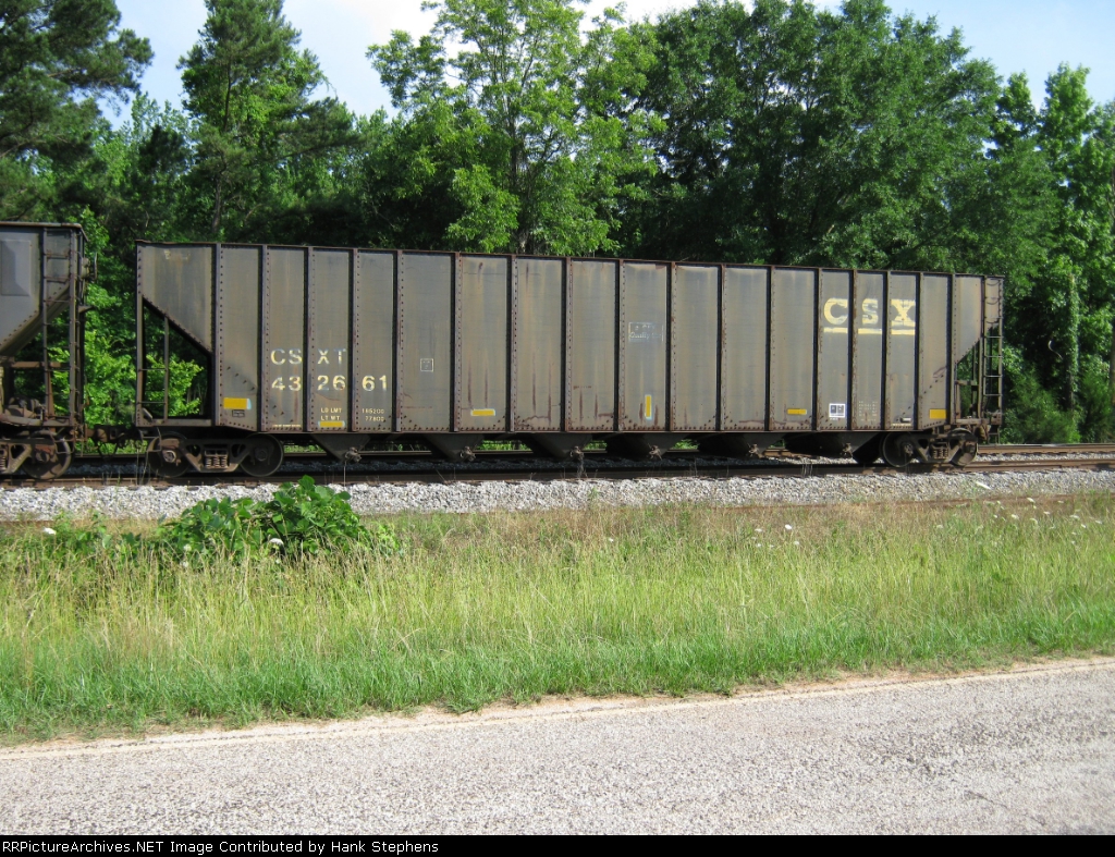 CSX 432661 is a Thrall type car at Cusseta, AL