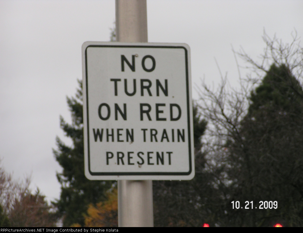 A NEW SIGN FOR RIGHT TURN ON RED