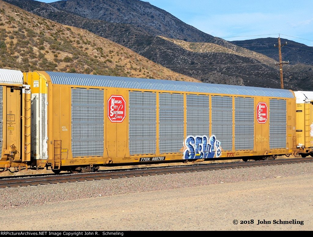 TTGX 695765 at Cajon CA. 7/17/2018