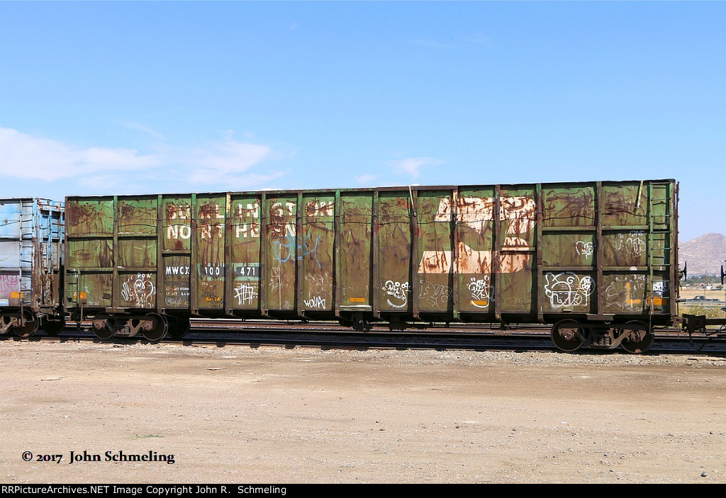 MWCX 100471 (ex BN wood chip car) Perris, CA. 9/30/2017