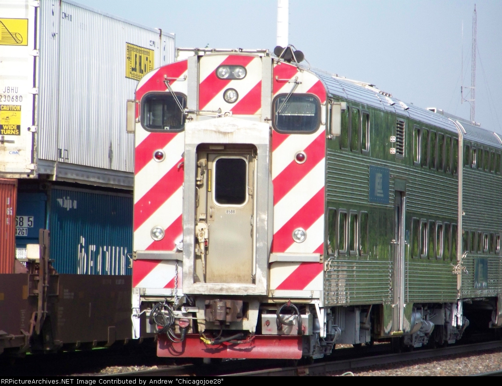 Metra cab car 8588