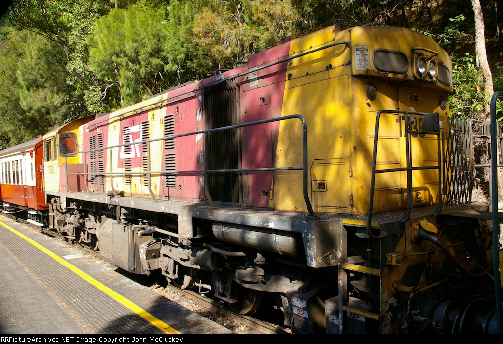 Queensland Rail National, 1076mm Gauge, Clyde-EMD GL18C 1738D
