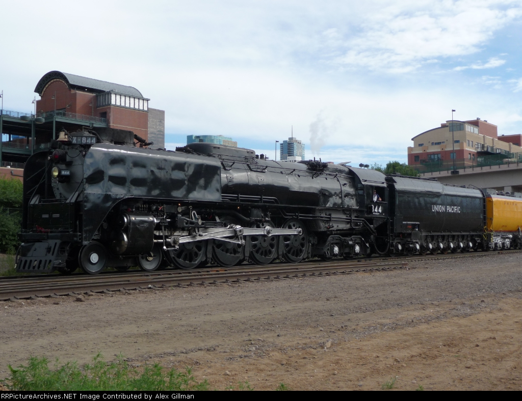 UP 844, Roster Shot