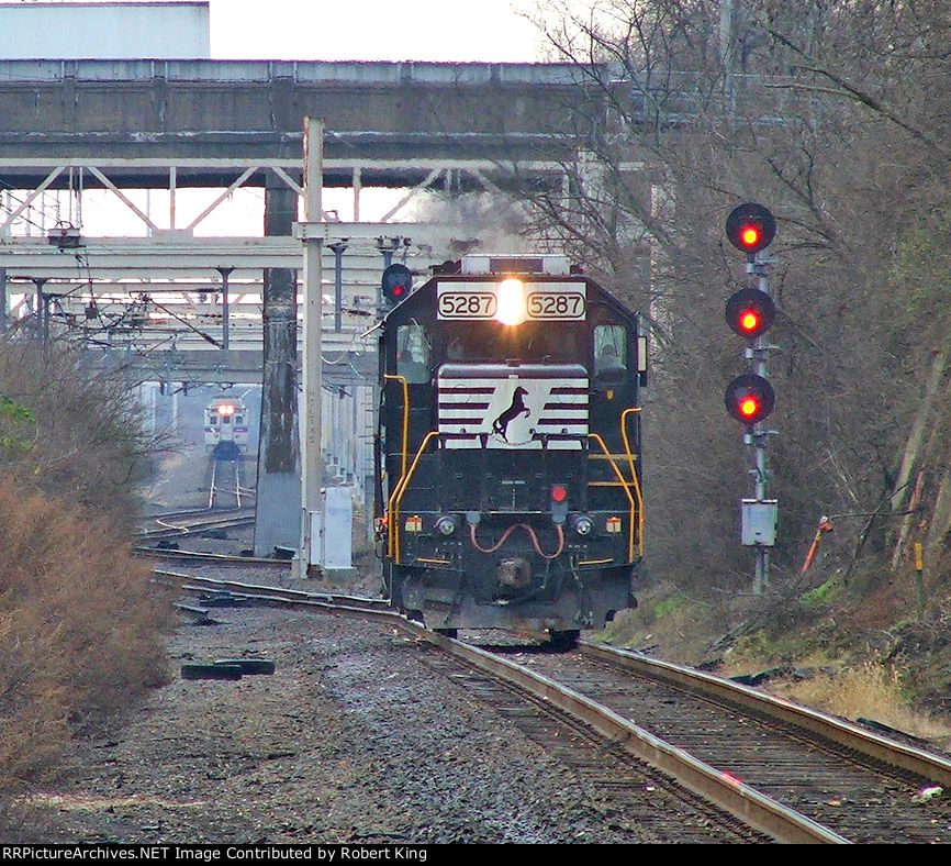 NS 5287 And SEPTA PHL Train