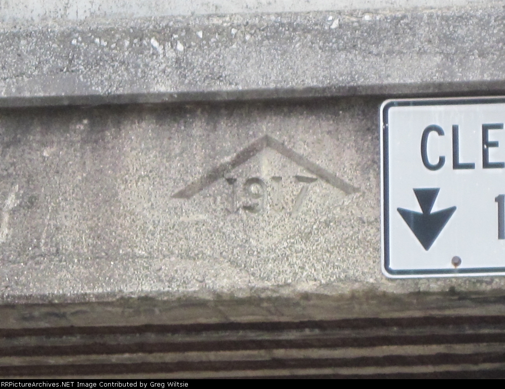 Reading Company diamond logo seen on RDG Bridge