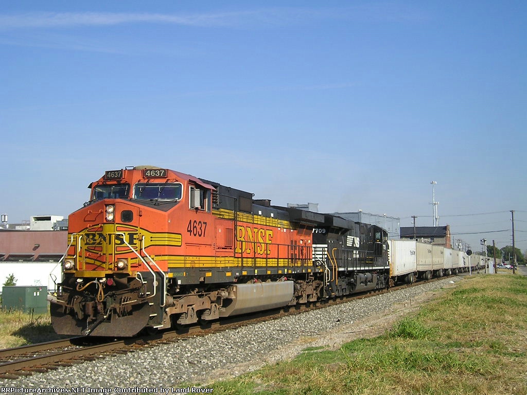 BNSF 4637 On NS 251 Eastbound