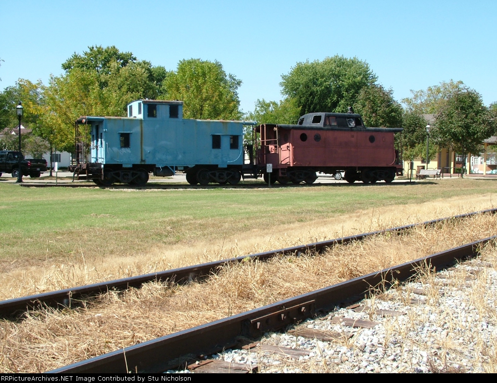 A pair of "cabeese" at South Charleston OH