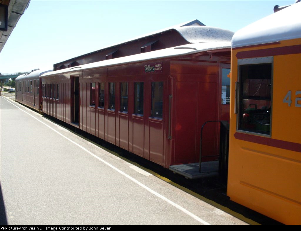Red Hen Railcar