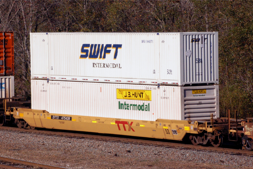 Trailer Train double-stack car DTTX #475439 with containers Swift (SWRU ...