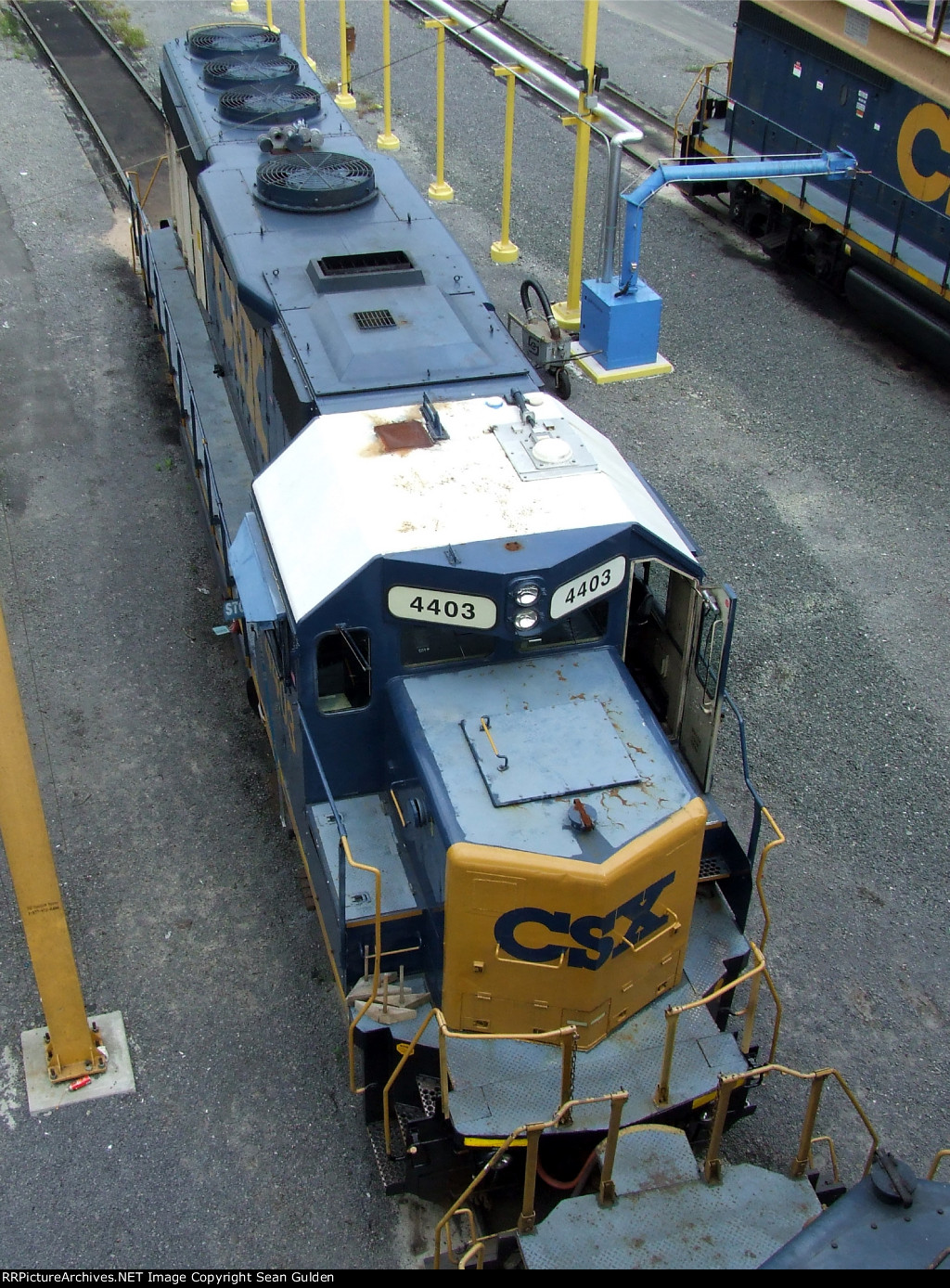 CSXT EMD GP40-2 4403
