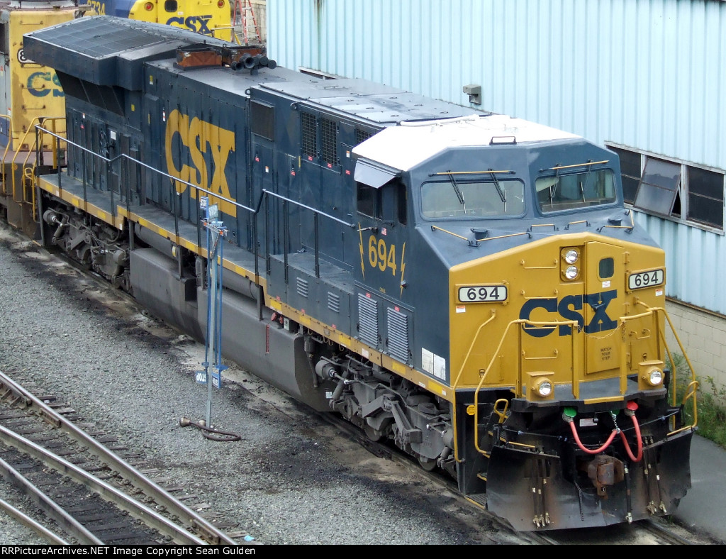 CSXT GE AC6000CW 694