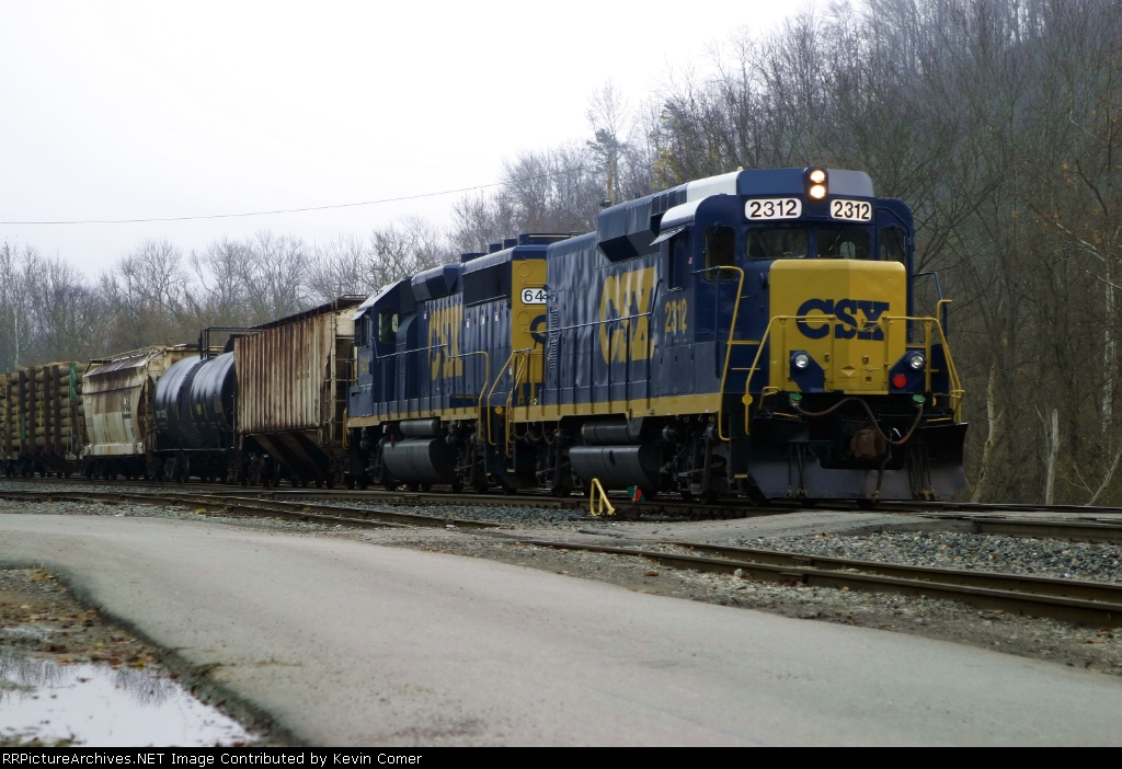 CSXT 2312 with short train