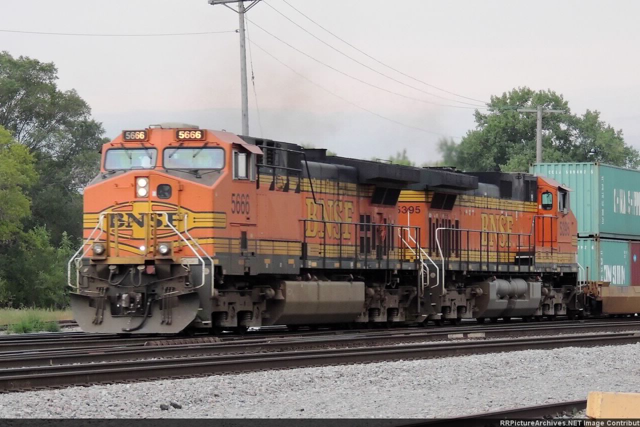BNSF 5666