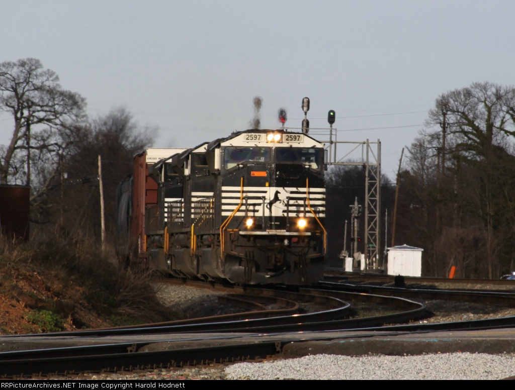 NS 2597 leads two SD70M-2's onto the S line with train 135