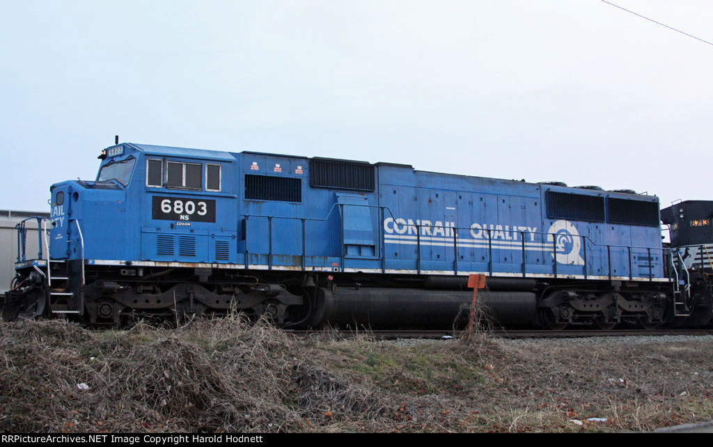 NS 6803 led train 351, will be the last engine trailing going northbound