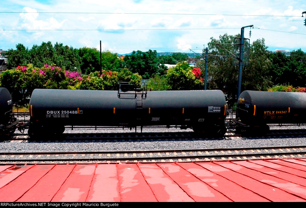 DBUX Tank Car