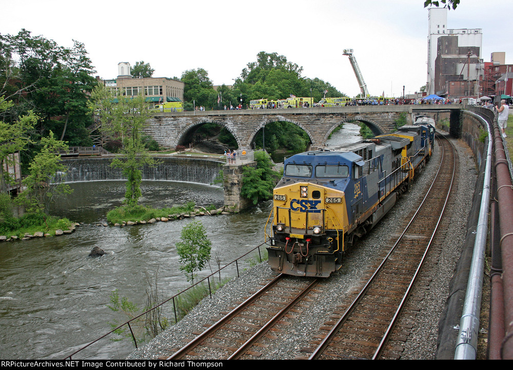 CSX 265 on CSX Q355-01