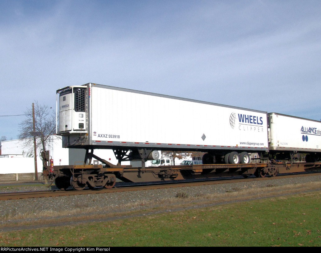 AXXZ 553918 "Wheels Clipper" Refrigerated Trailer