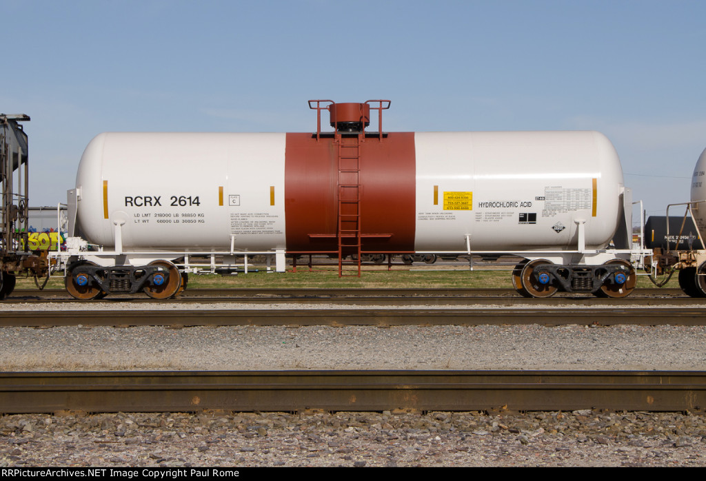 RCRX 2614, hydrochloric acid tank car on the UPRR