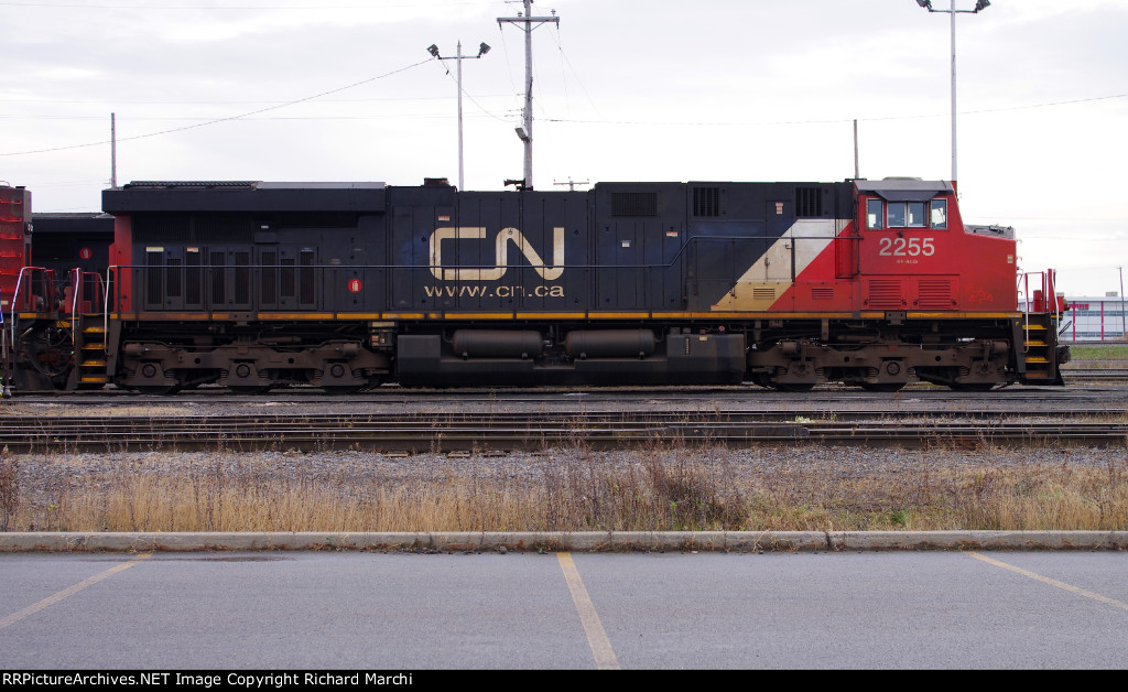 CN 2255