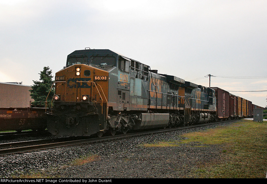 CSX 5103 on Q-433