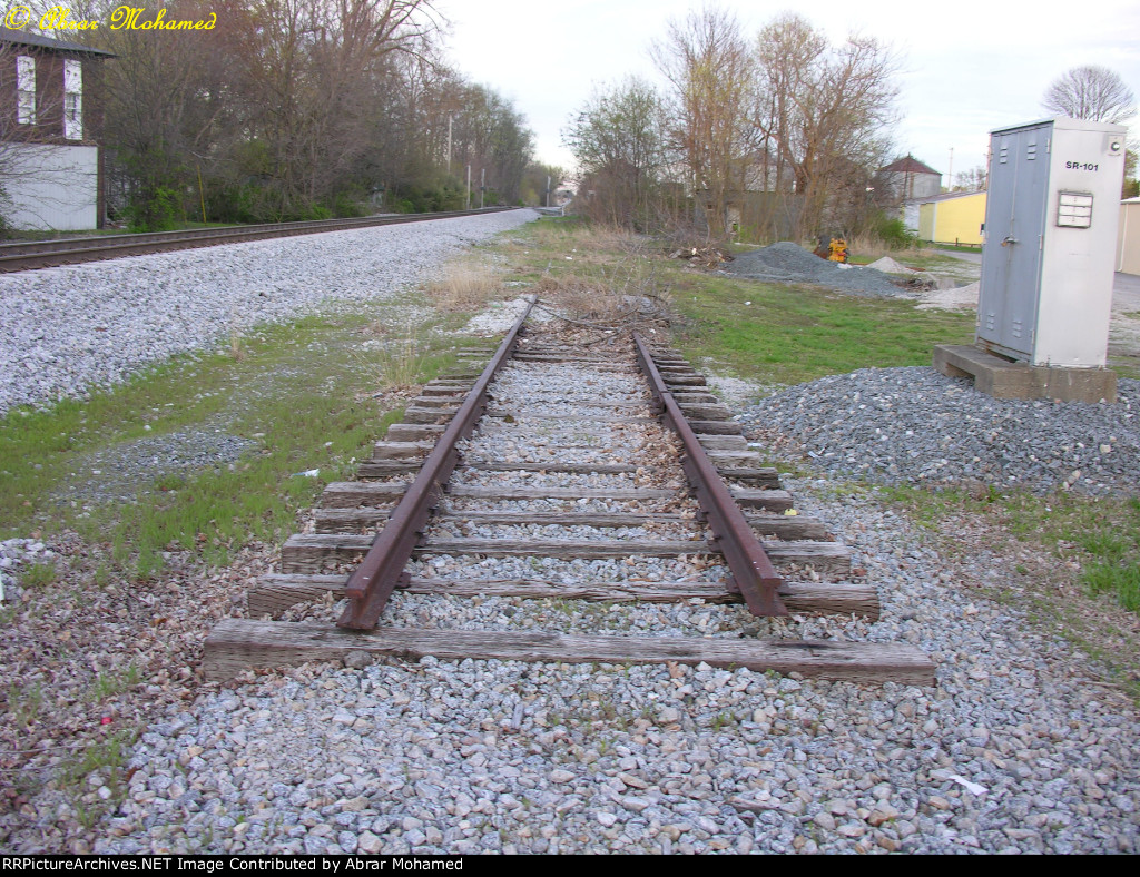 abandoned tracks next to the csx mainline sub