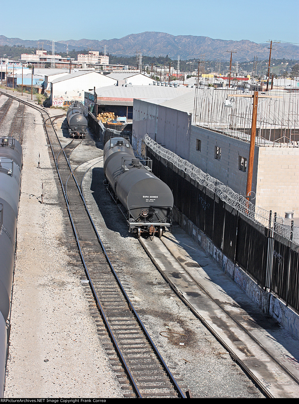 Tank cars at 4th St yard