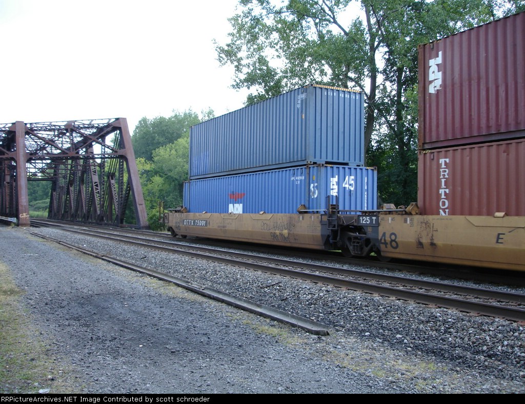 DTTX 75091A is the last car on this WB COFC Train