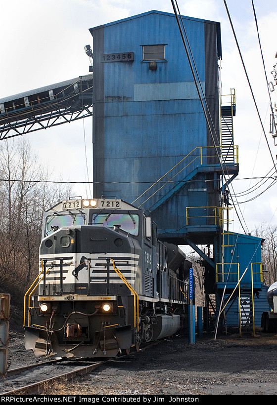 NS 7212 at the Sonman tipple
