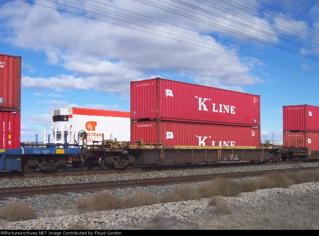 DTTX 754141 single well double stack car