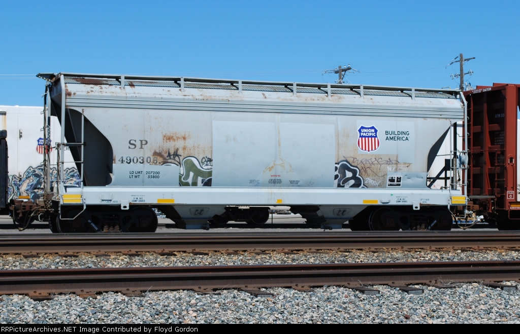 SP 490308 has new UP logo and paint