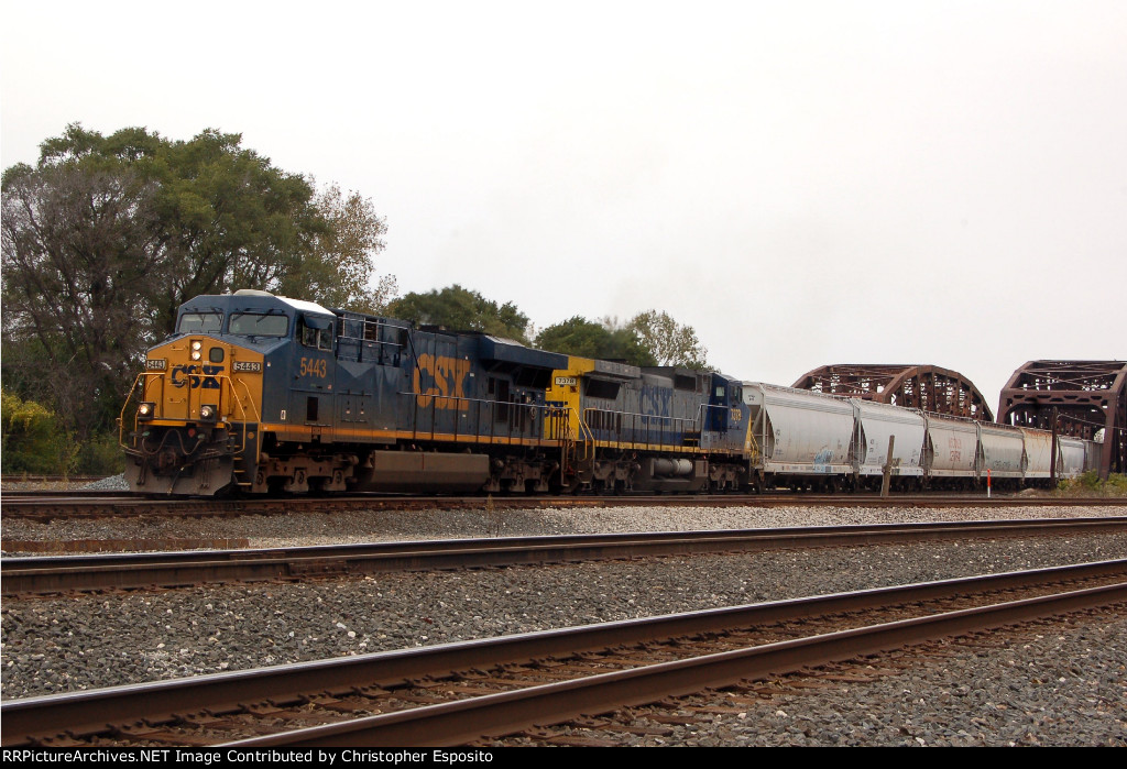 CSX ES44DC 5443