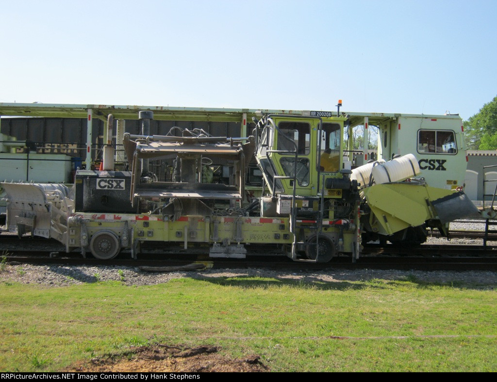 Second Section CAT Tamper Gang resting at Opelika