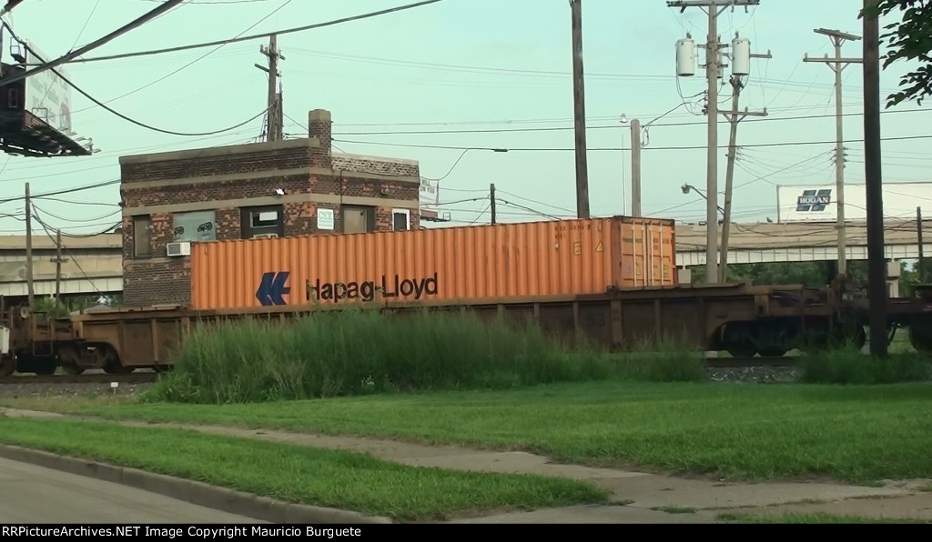 NCS 53' Intermodal with Hapag-Lloyd container