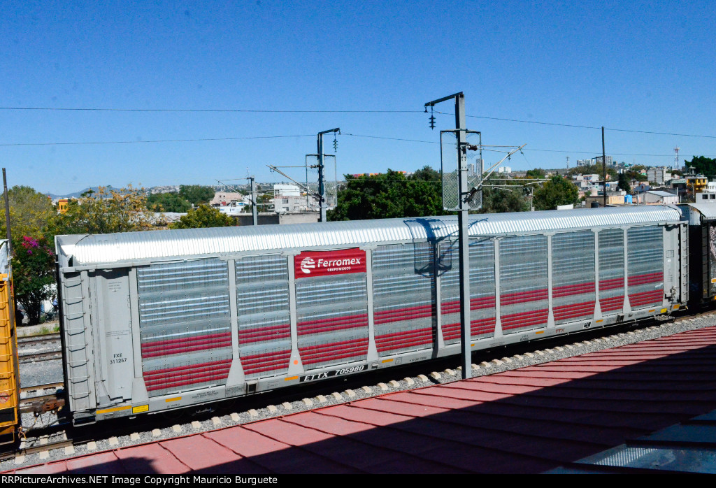 ETTX Ferromex Autorack with new scheme