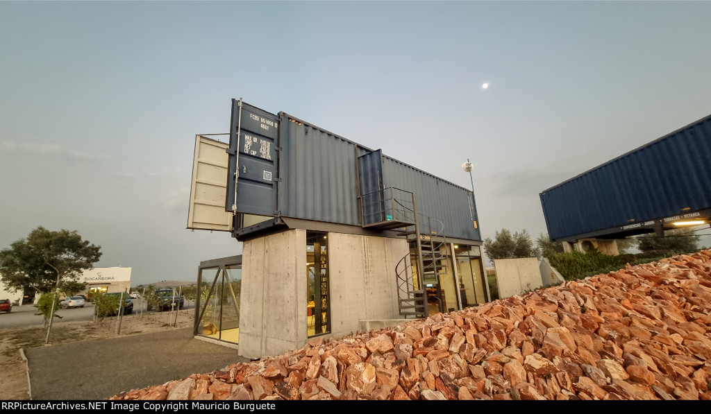 FCBU Containers modified as a Restaurant - Norte B