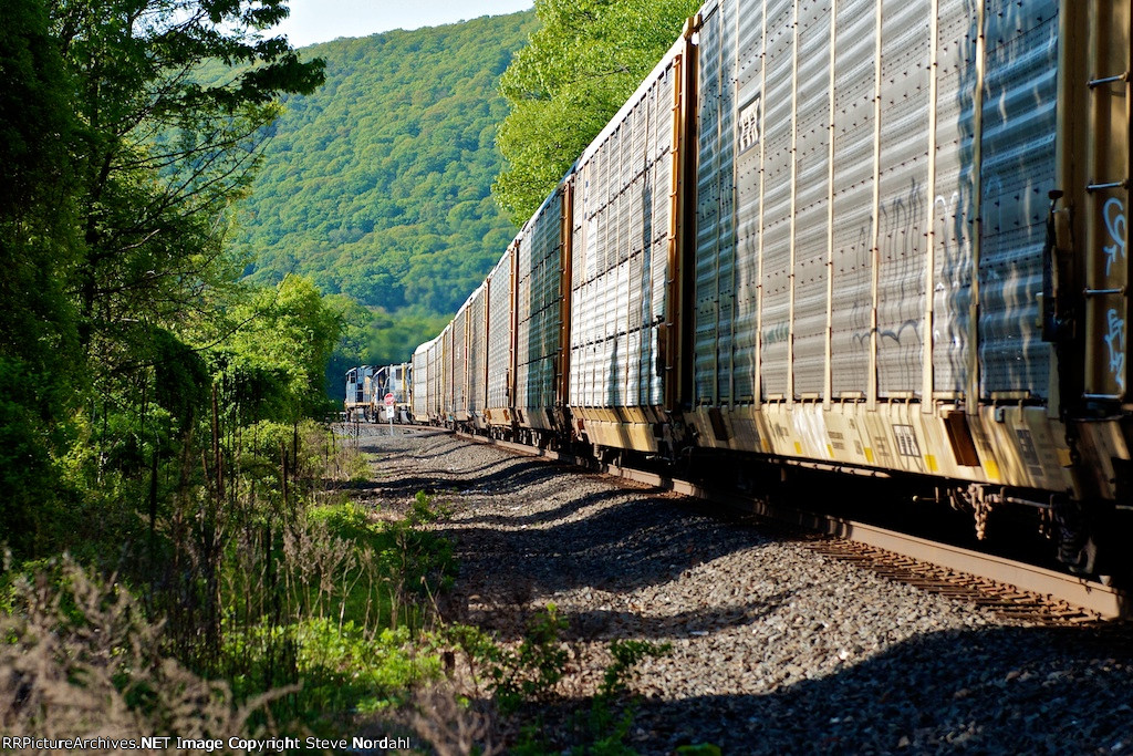 CSX Autorack approaches the Trestle at Iona Island on the CSX River Line