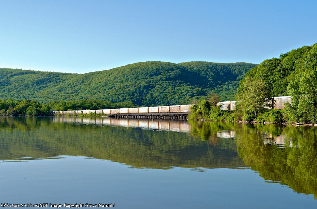 CSX Autorack crosses the Trestle at Iona Island on the CSX River Line