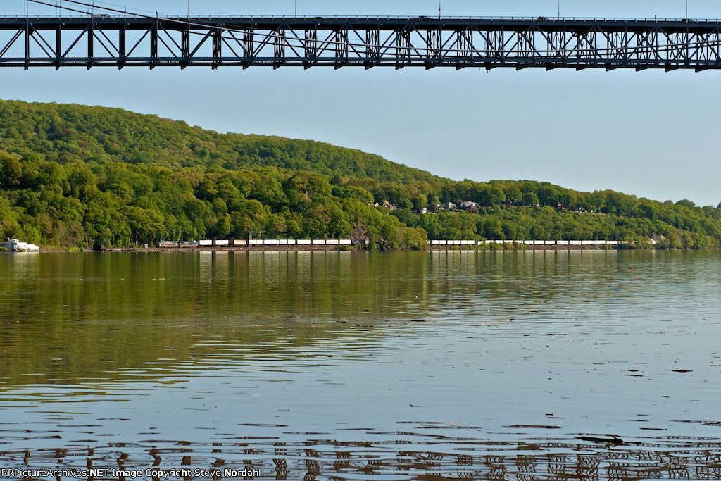 CSX Intermodal near Bear Mountain Bridge on the CSX River Line