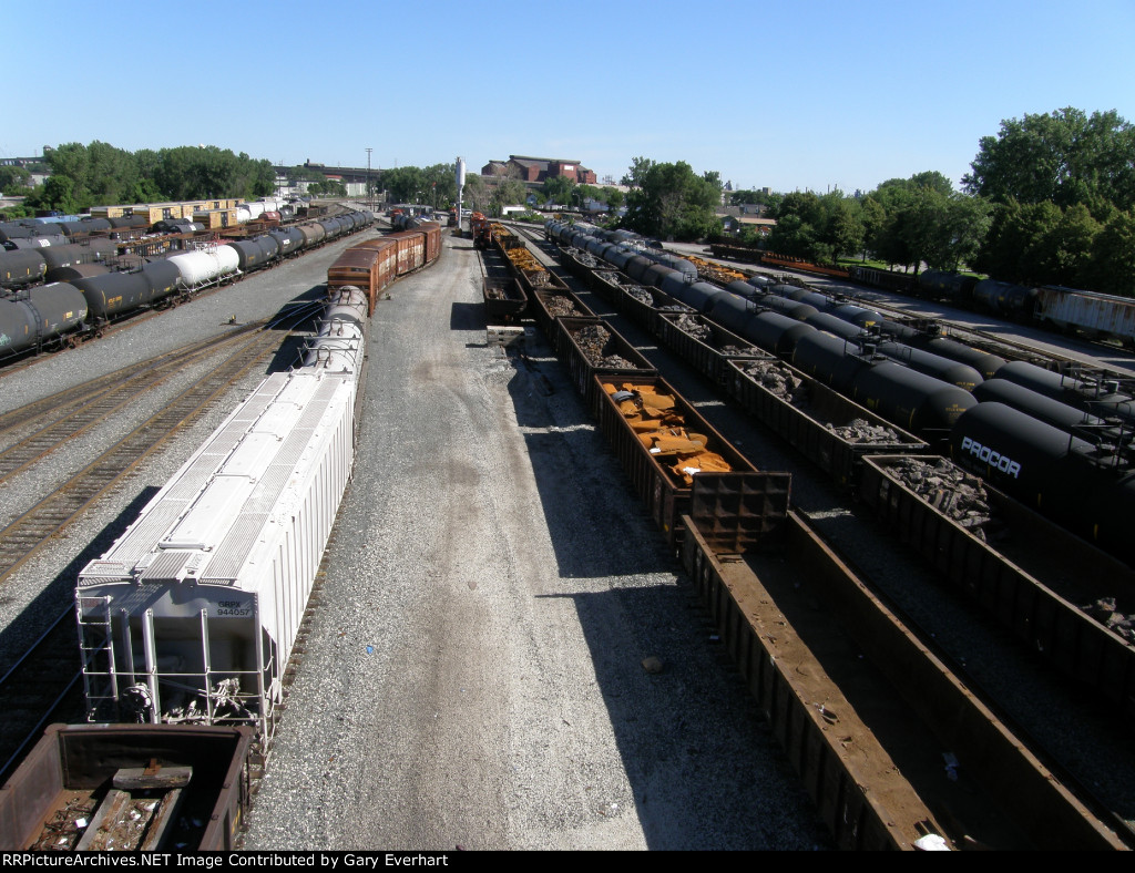IHB Michifan Avenue Yard - center of yard view