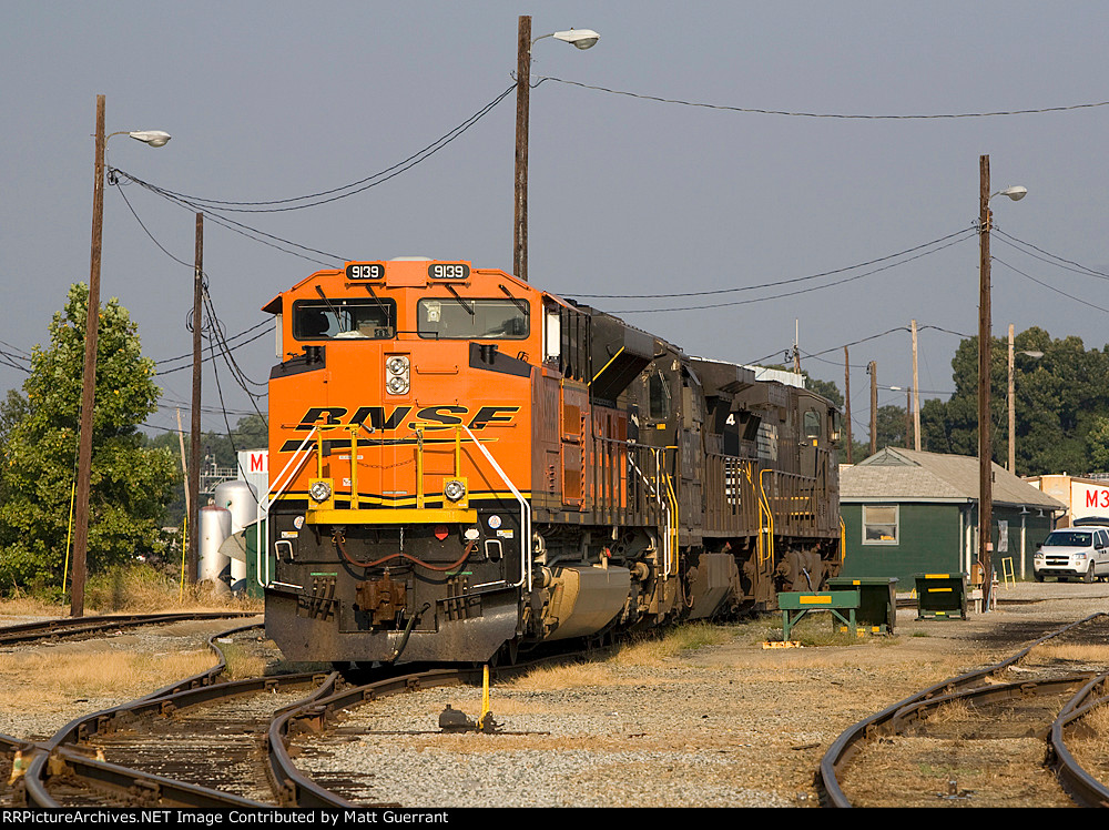 BNSF SD70ACe 9139